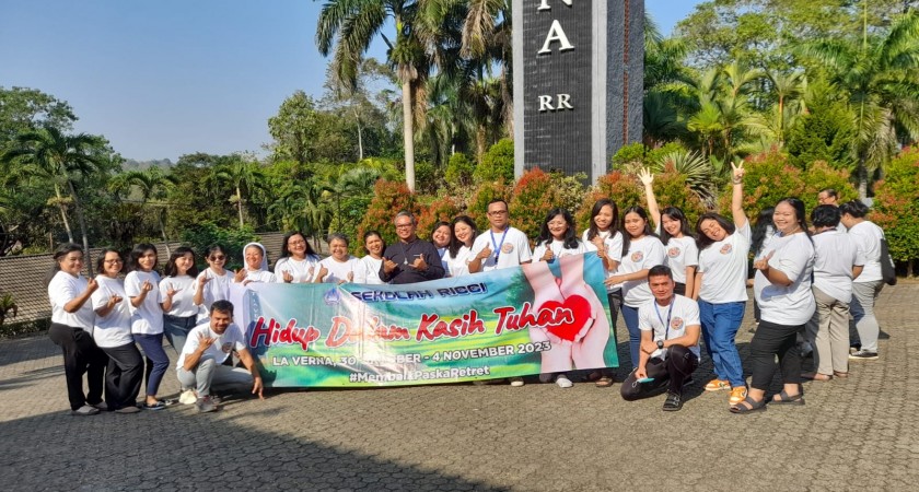 Retret Guru dan Karyawan | SMA KATOLIK RICCI II